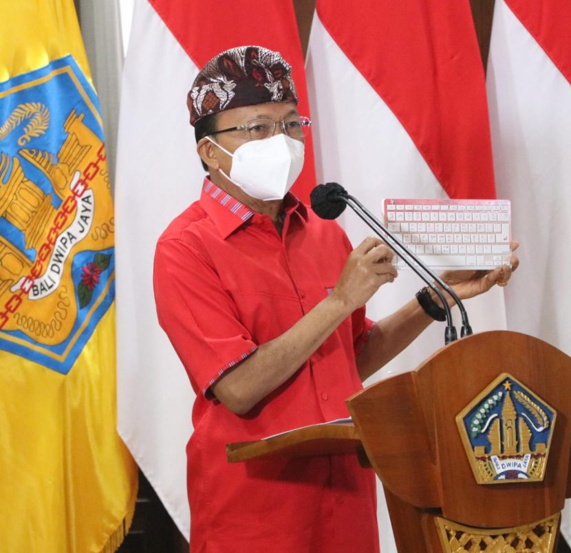 GUBERNUR BALI LUNCURKAN KEYBOARD AKSARA BALI - T@miang